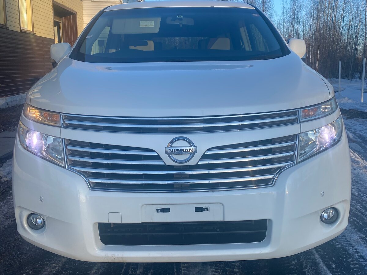 Купить б/у Nissan Elgrand III (E52) 2.5 CVT (169 л.с.) бензин вариатор в Новокузнецке: белый ...