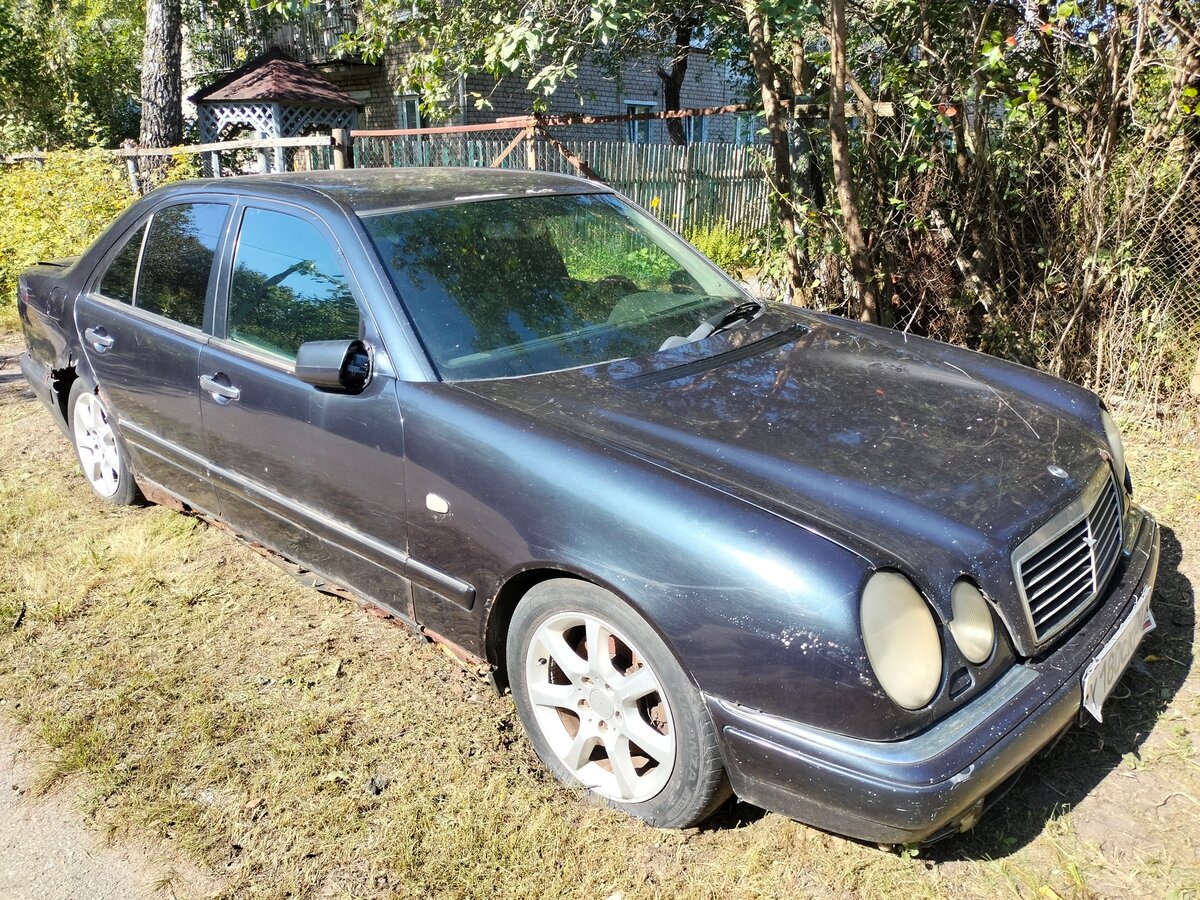 Купить б/у Mercedes-Benz E-Класс II (W210, S210) 200 2.0 MT (186 л.с.) бензин механика в ...