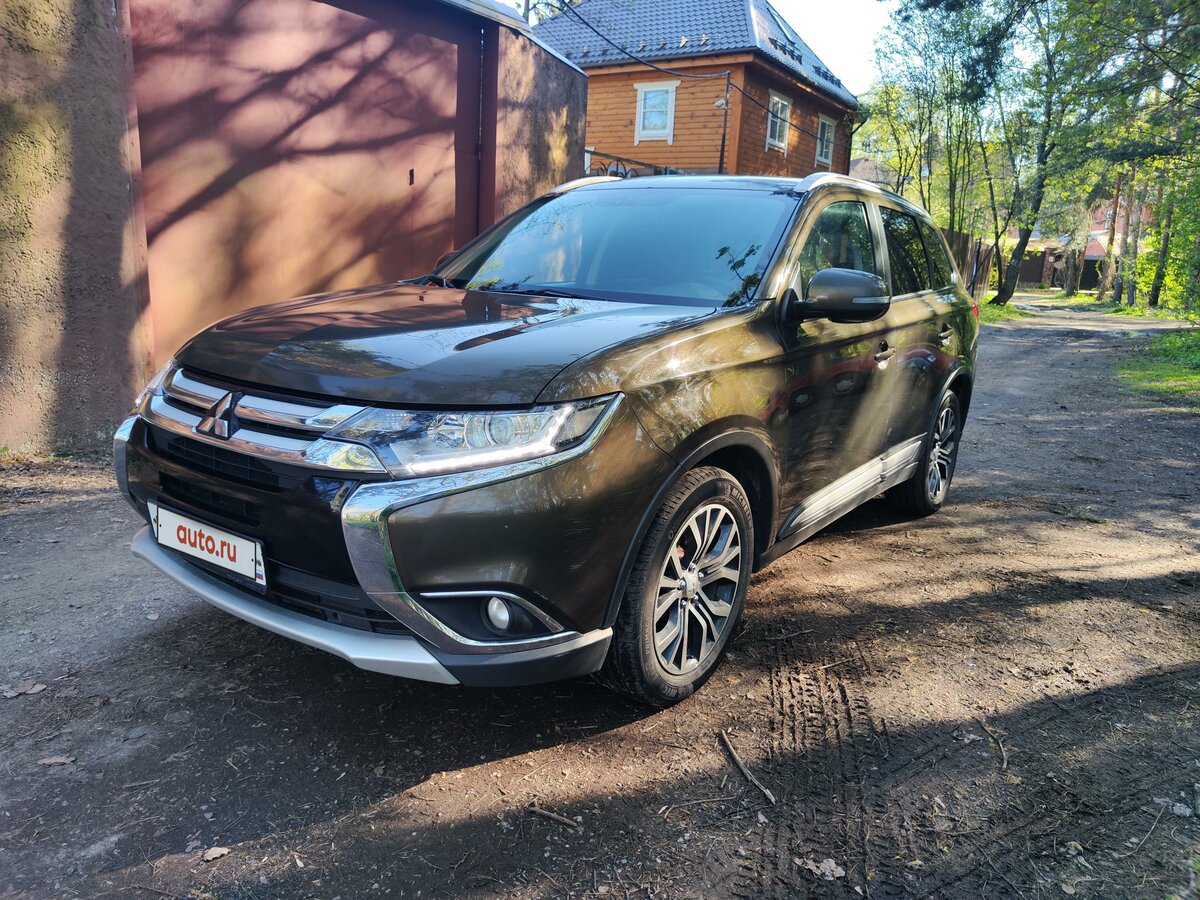 Купить б/у Mitsubishi Outlander III Рестайлинг 2 2.4 CVT (167 л.с.) 4WD ...