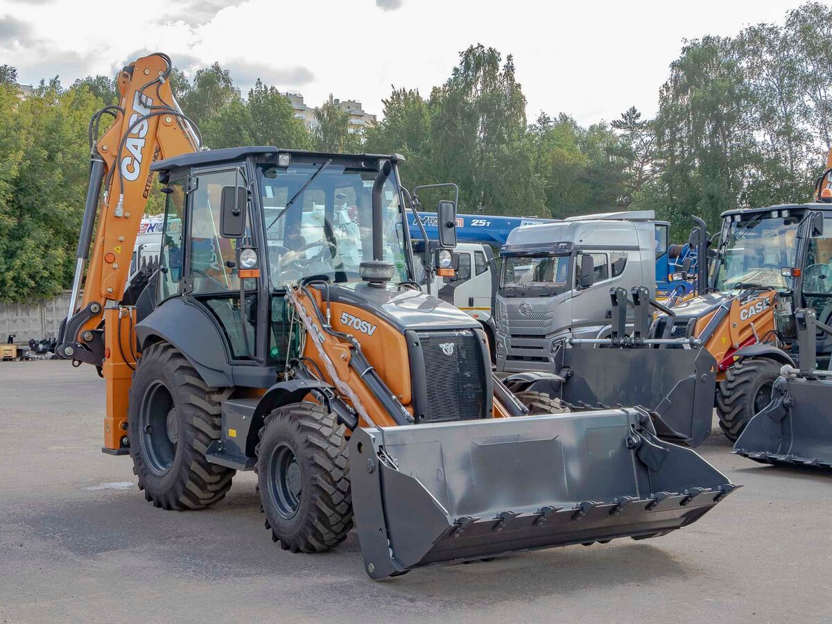 Купить новый Case CE 570SV в Казани: оранжевый экскаватор-погрузчик ...