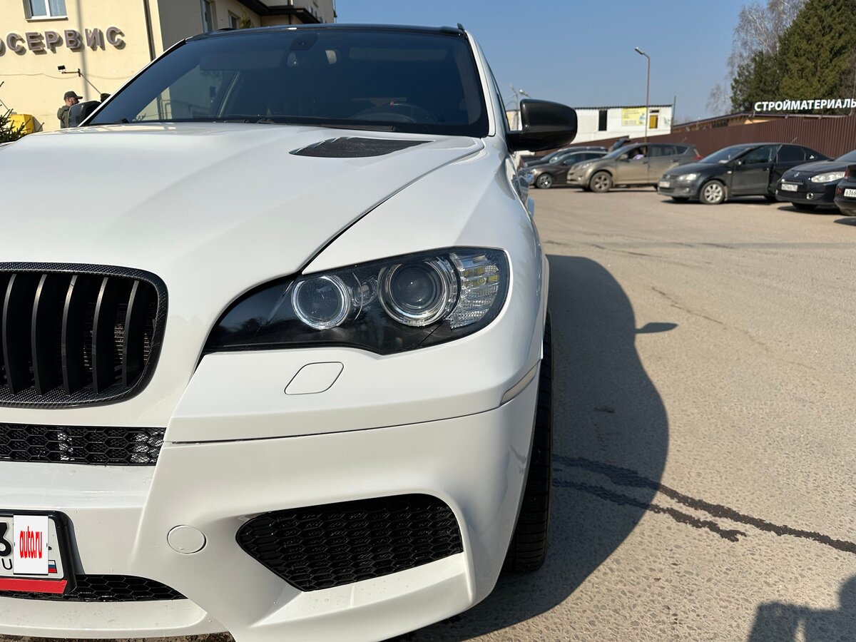 Купить б/у BMW X5 M I (E70) 4.4 AT (555 л.с.) 4WD бензин автомат в Истре: белый БМВ Х5 М I (E70 ...