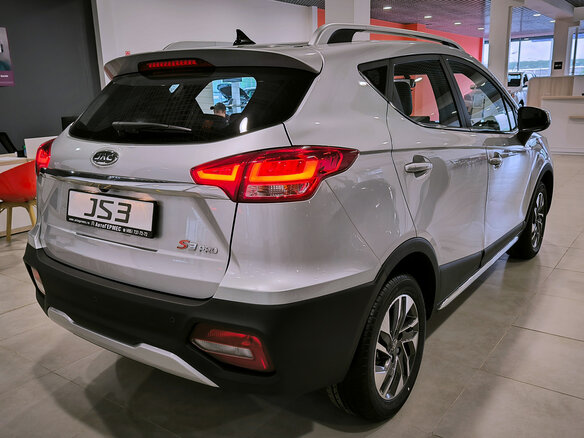 Купить новый JAC JS3 2023-2025 1.6 CVT (109 л.с.) бензин вариатор в Москве: белый Джак ДжейЭс3 ...