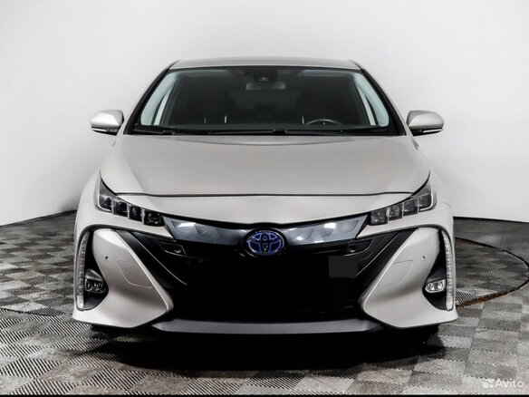 Купить б/у Toyota Prius IV (XW50) PHV ZVW52 1.8hyb AT (98 л.с.) гибрид автомат в Москве: серый ...