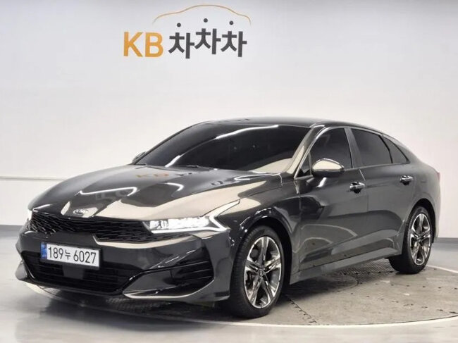 Купить б/у Kia K5 III 2.0 AT (240 л.с.) бензин автомат во Владивостоке: серый Киа к5 III седан ...