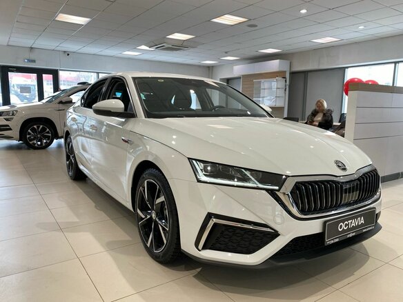 Купить новый Skoda Octavia IV (A8) 1.4 AMT (150 л.с.) бензин робот в Москве: белый Шкода Октавия ...