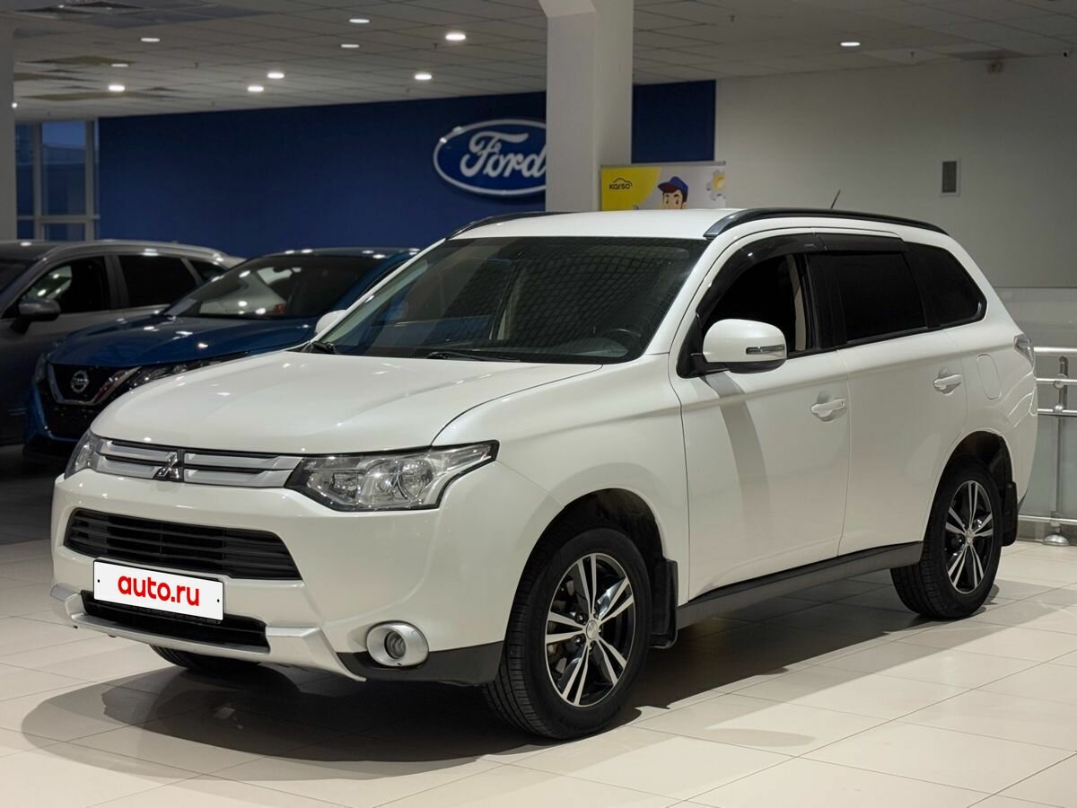 Купить б/у Mitsubishi Outlander III 2.0 CVT (146 л.с.) 4WD бензин ...