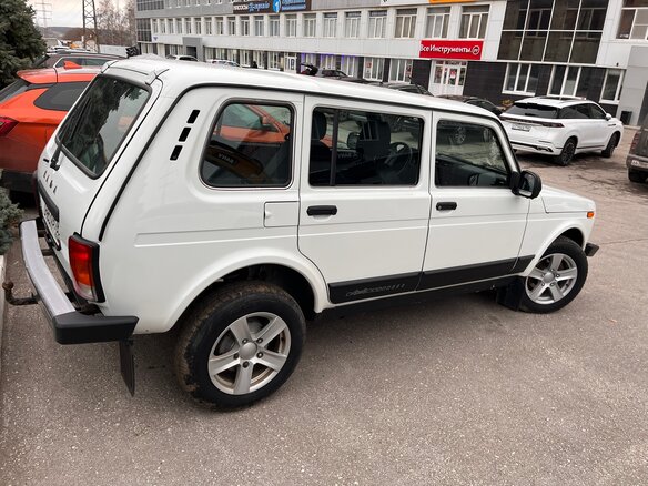 Купить б/у Lada (ВАЗ) 2131 (4x4) I Рестайлинг (2020) 1.7 MT (83 л.с ...