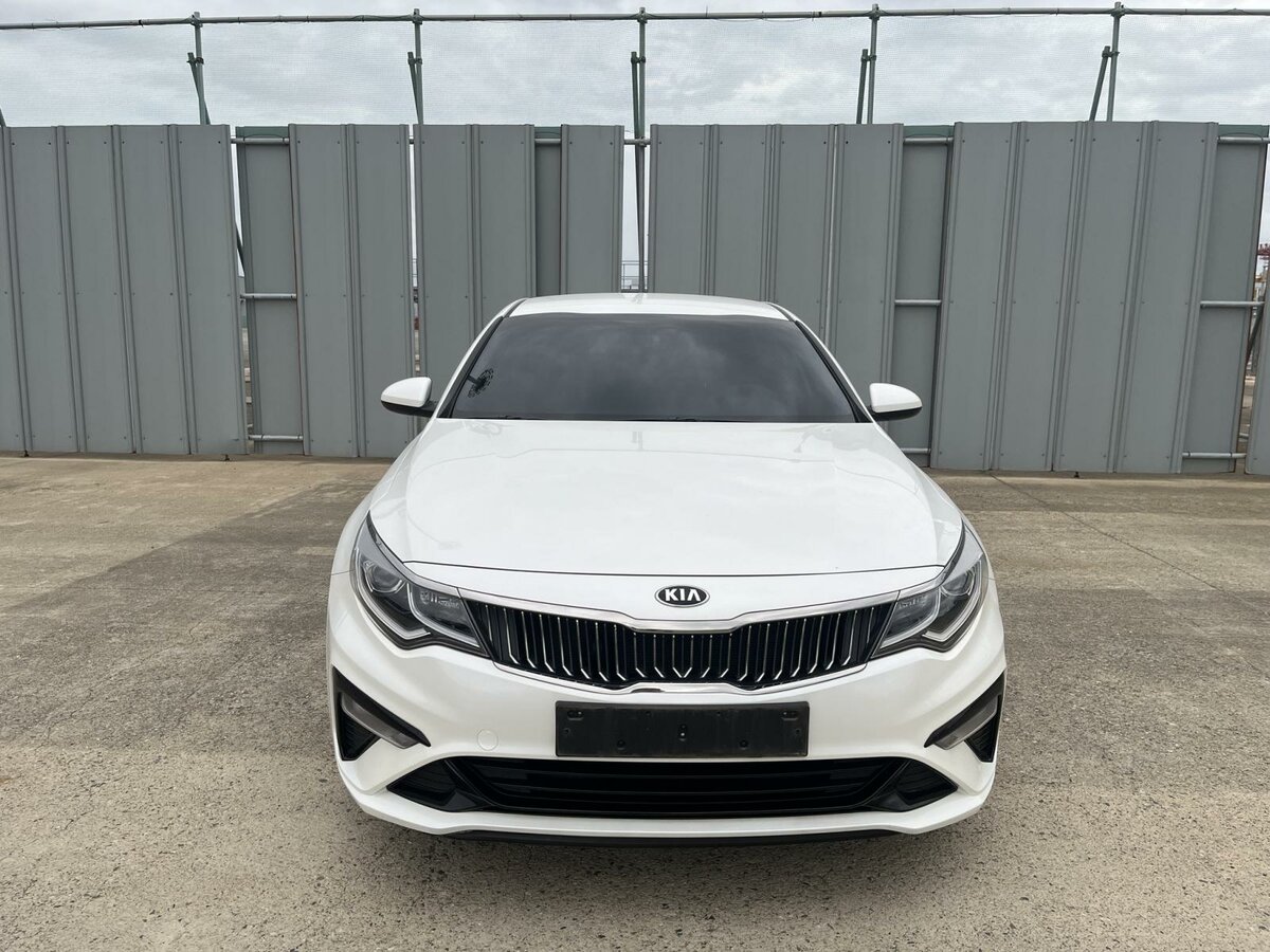 Купить б/у Kia K5 II 2.0 AT (168 л.с.) бензин автомат в Ростове-на-Дону: белый Киа к5 II седан ...