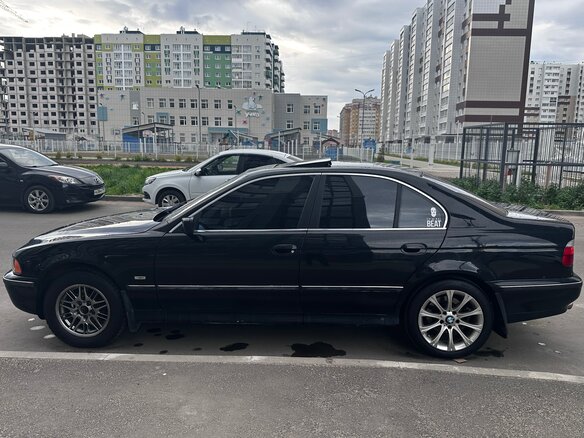 Купить б/у BMW 5 серии IV (E39) 520i 2.0 MT (150 л.с.) бензин механика в Твери: чёрный БМВ 5 ...