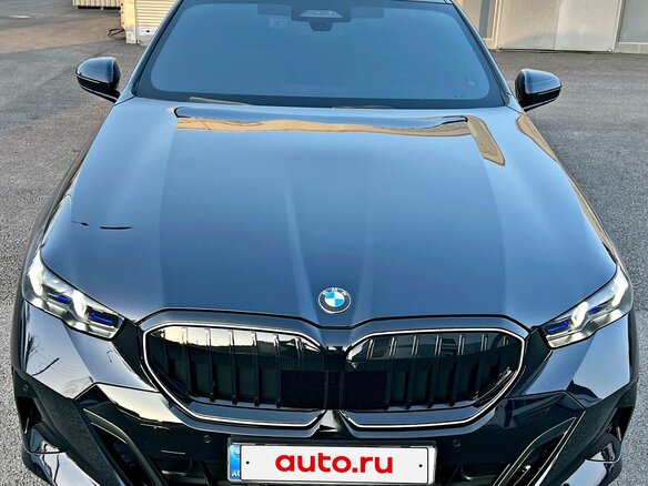 Купить б/у BMW 5 серии VIII (G60/G61/G68) 530i xDrive 2.0 AT (258 л.с.) 4WD бензин автомат в ...