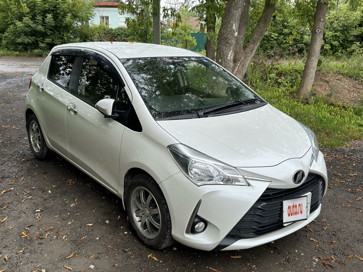 Купить б/у Toyota Vitz III (XP130) Рестайлинг 1.0 CVT (69 л.с.) бензин ...