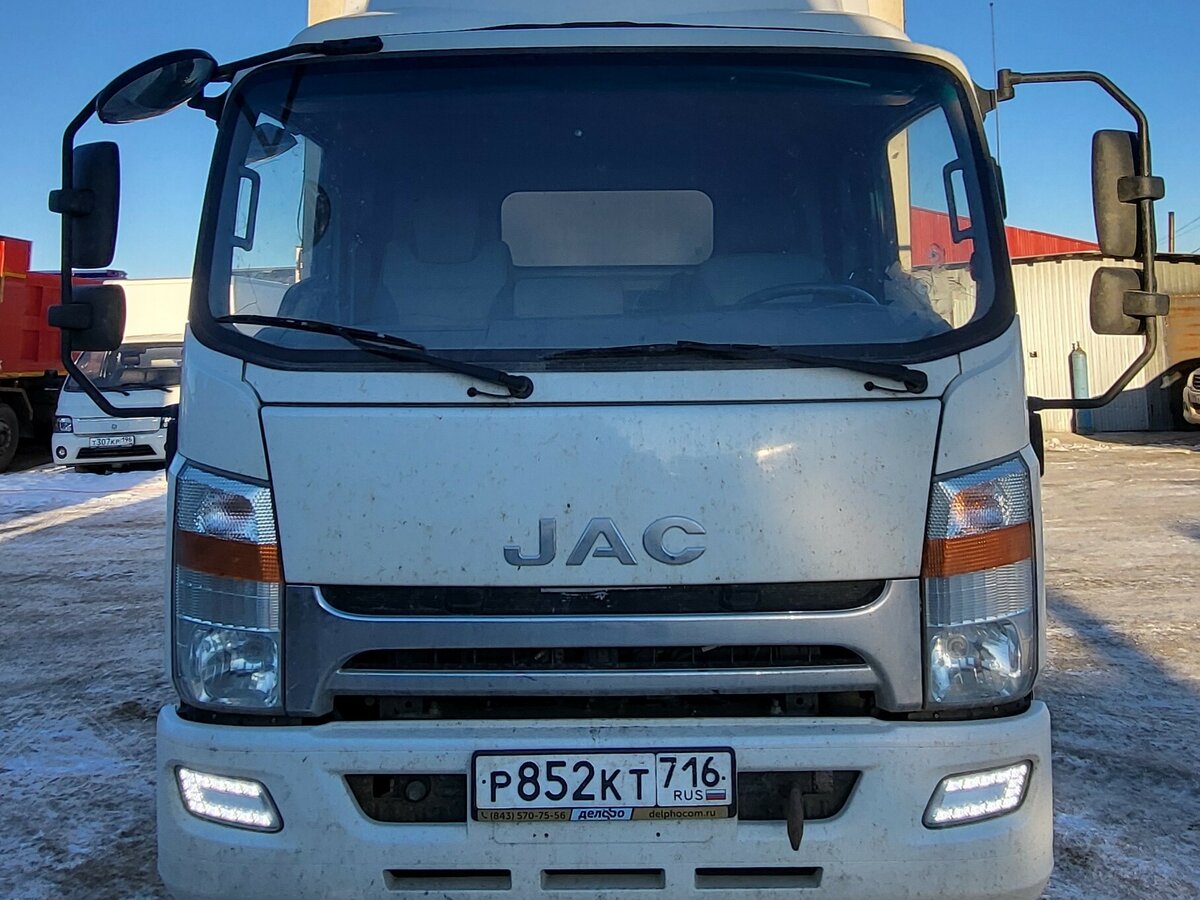 Купить б/у JAC N120 дизель механика в Ярославле: белый бортовой грузовик 2022 года по цене 4 050 ...