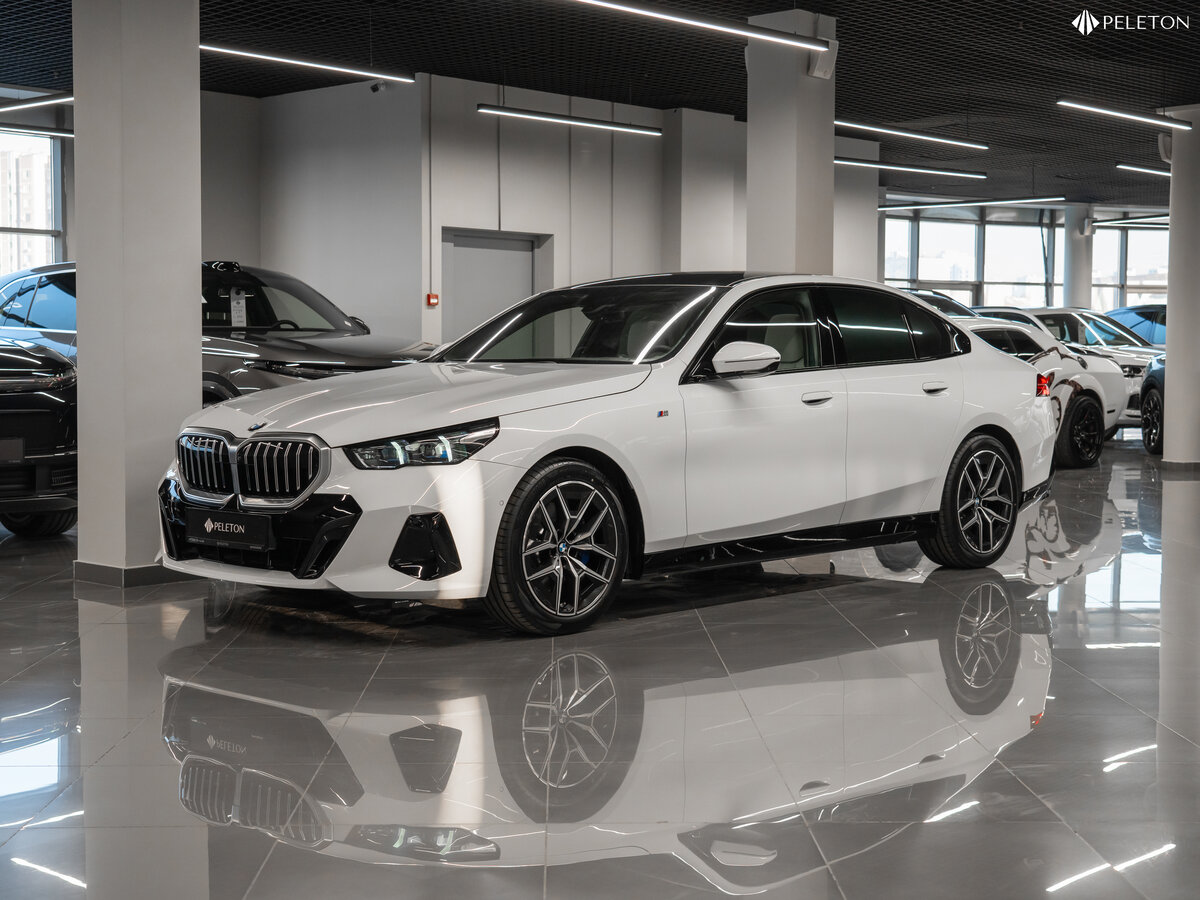 Купить б/у BMW 5 серии VIII (G60/G61/G68) 523d xDrive 2.0d AT (197 л.с.) 4WD дизель автомат в ...