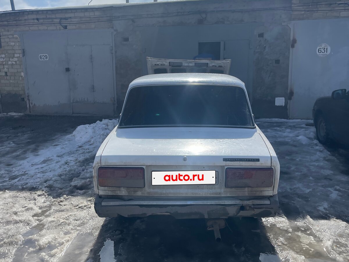 Купить б/у Lada (ВАЗ) 2107 1982-2012 1.6 MT (74 л.с.) бензин механика в Саратове: белый Лада ...