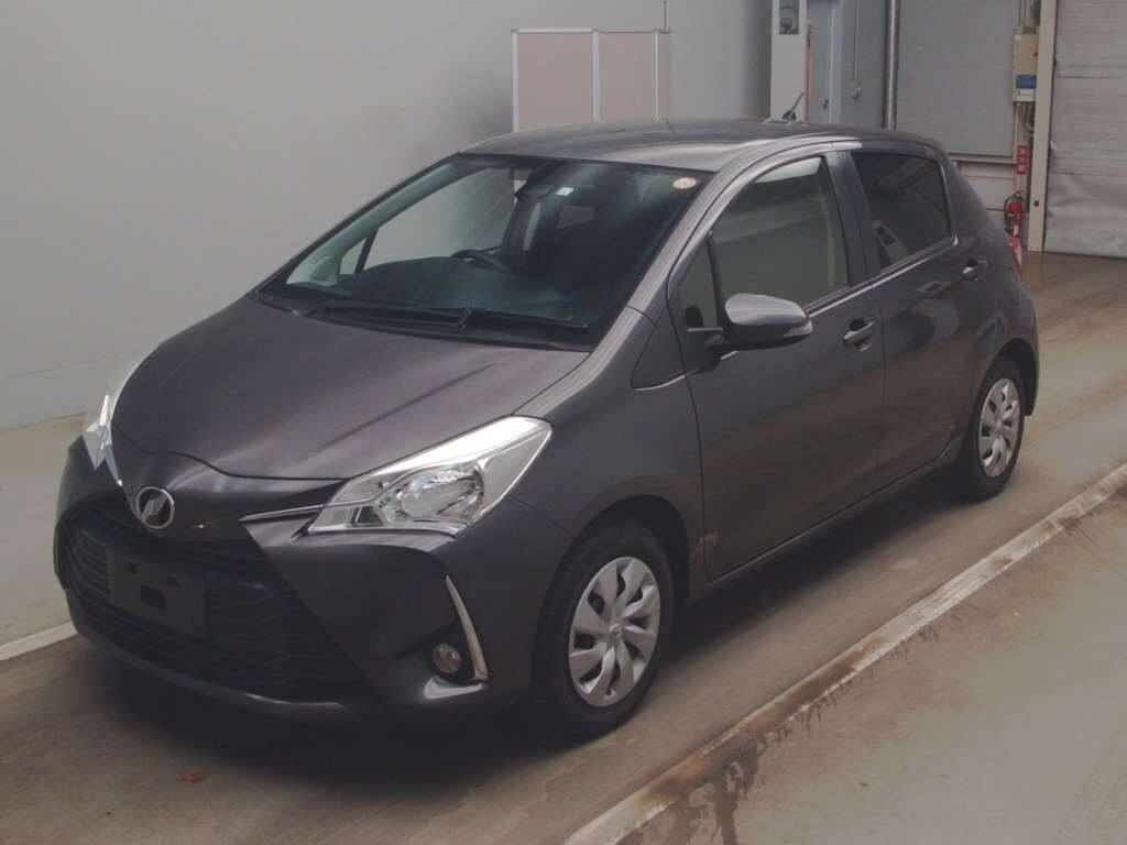 Купить б/у Toyota Vitz III (XP130) Рестайлинг 2 1.0 CVT (69 л.с ...