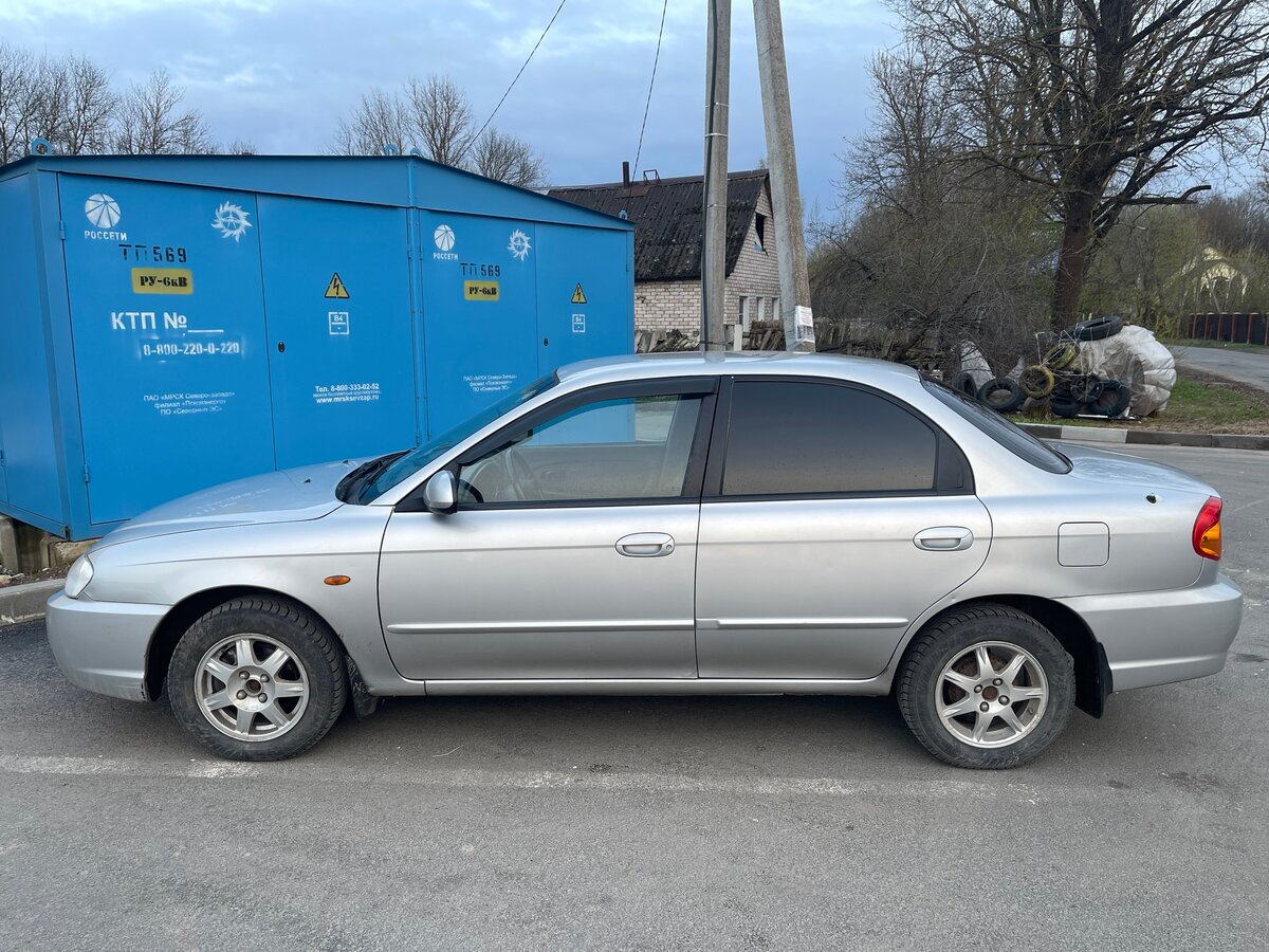 Купить б/у Kia Spectra I Рестайлинг 2 1.6 MT (101 л.с.) бензин механика в Пскове: серебристый ...