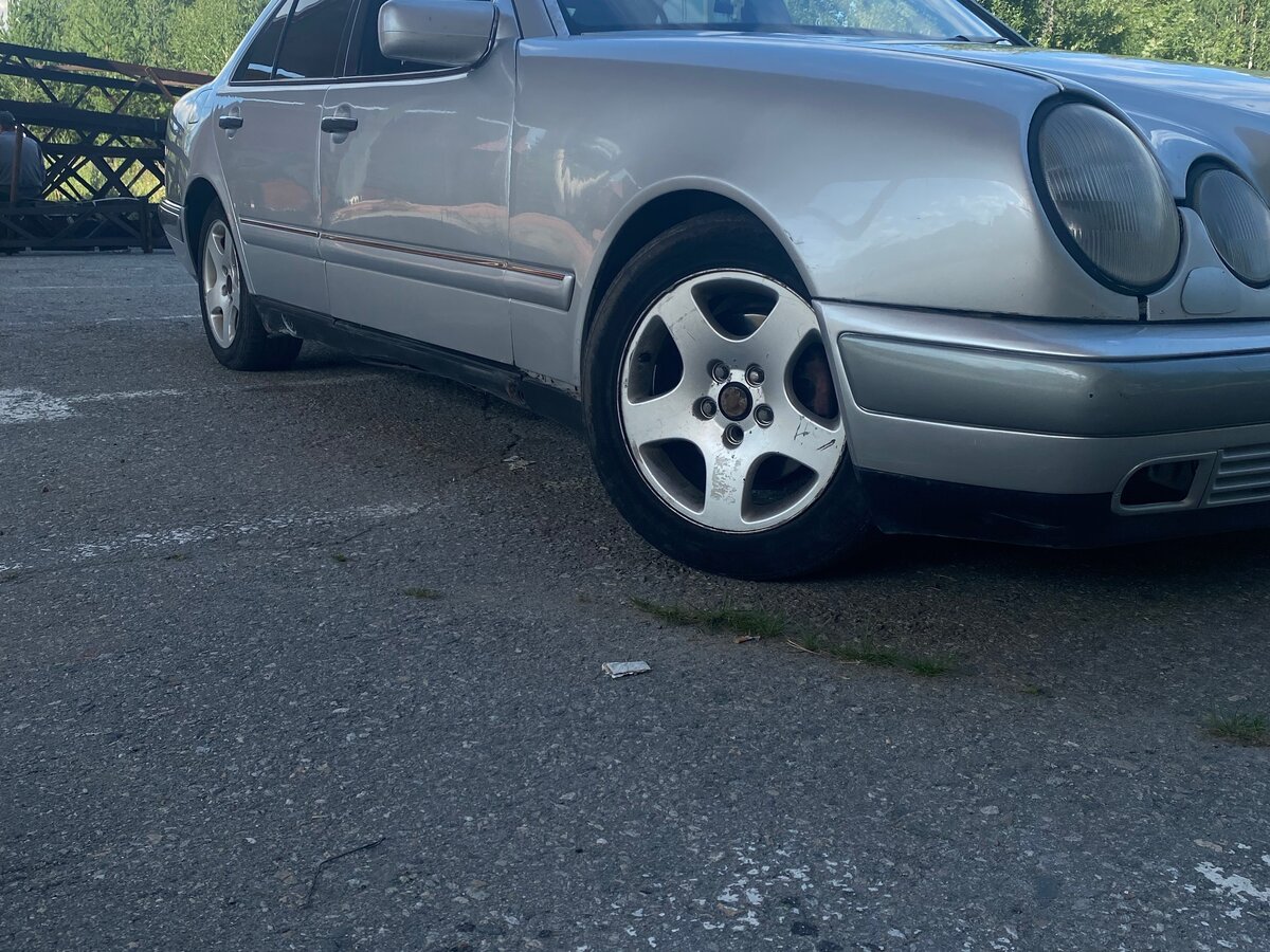 Купить б/у Mercedes-Benz E-Класс II (W210, S210) 240 2.4 MT (170 л.с.) бензин механика в Миассе ...