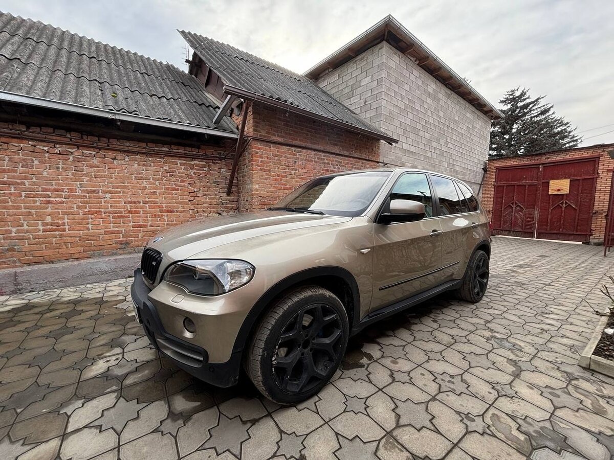 Купить б/у BMW X5 II (E70) 3.0si 3.0 AT (272 л.с.) 4WD бензин автомат во Владикавказе: бежевый ...