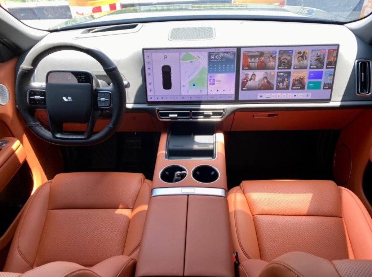 Купить б/у Li Auto L9 2022-2023 1.5hyb AT (449 л.с.) 4WD гибрид автомат в Вологде: чёрный Лисян ...