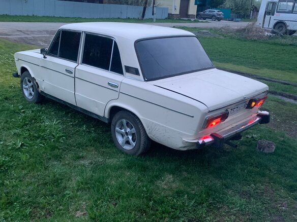 Купить б/у Lada (ВАЗ) 2106 1976-2006 1.5 MT (72 л.с.) бензин механика в Новосибирске: бежевый ...