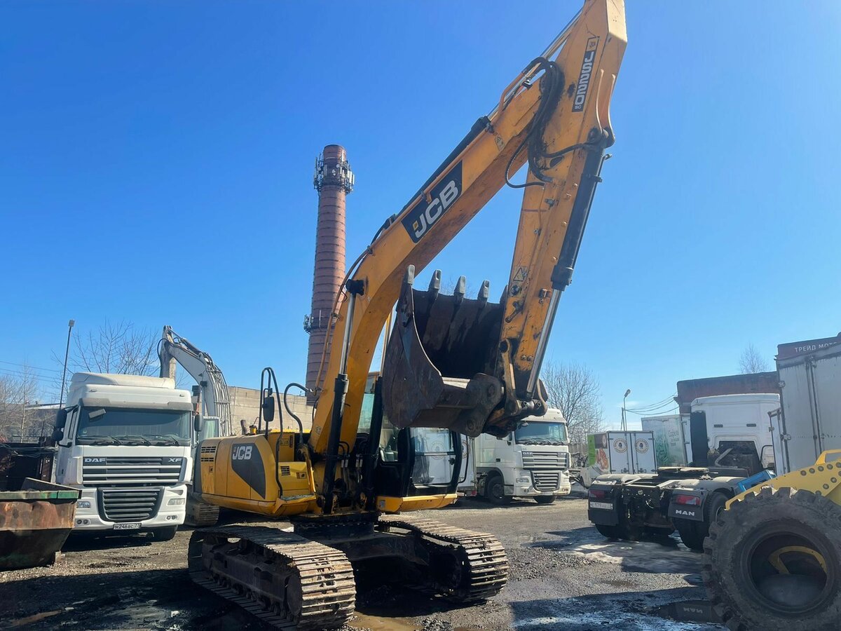 Купить б/у JCB JS220 в Домодедово: жёлтый гусеничный экскаватор 2012 ...