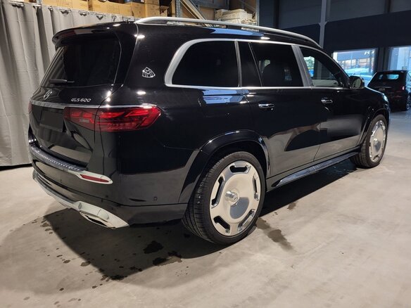 Купить б/у Mercedes-Benz Maybach GLS I Рестайлинг 600 4.0 AT (557 л.с ...