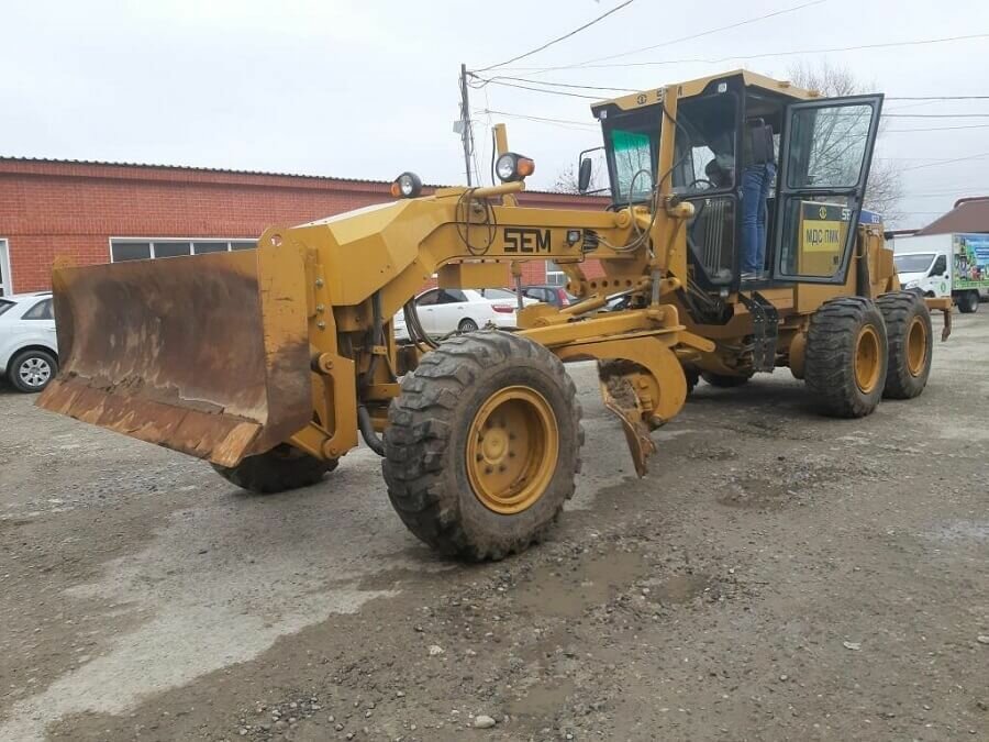 Купить б/у SEM 922 в Ставрополе: жёлтый автогрейдер 2020 года на Авто ...