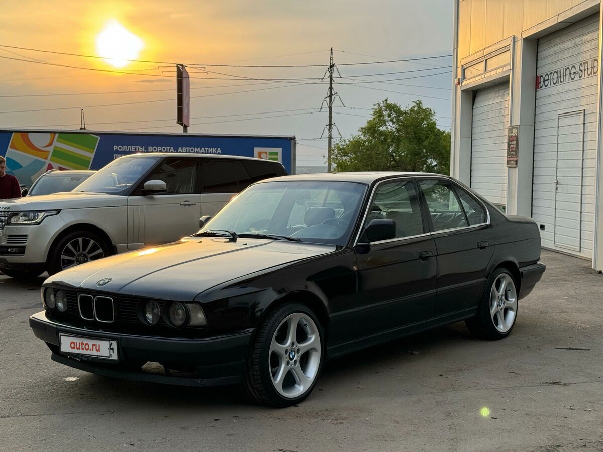 Купить б/у BMW 5 серии III (E34) 520i 2.0 MT (150 л.с.) бензин механика в Воронеже: чёрный БМВ 5 ...