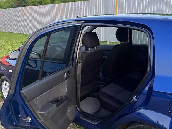 Купить б/у Hyundai Getz I Рестайлинг 1.4 AT (97 л.с.) бензин автомат в ...