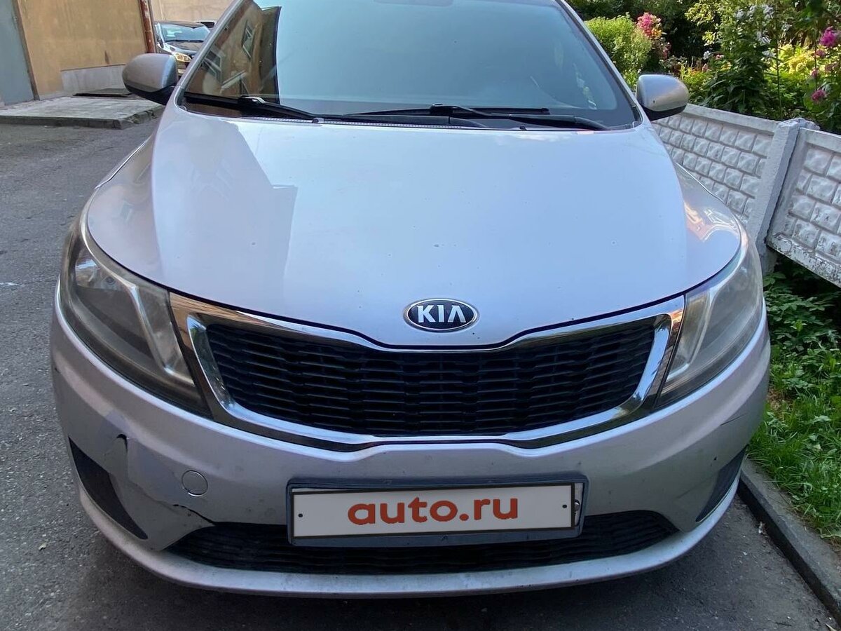 Купить б/у Kia Rio III 1.4 MT (107 л.с.) бензин механика в Калининграде: серебристый Киа Рио III ...