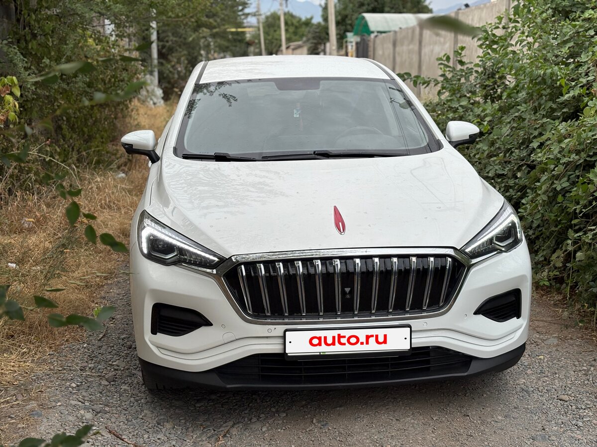 Купить б/у Hongqi E-HS3 2018-2023 Electro AT (114.0 кВт) электро автомат в Москве: белый Хончи Е ...