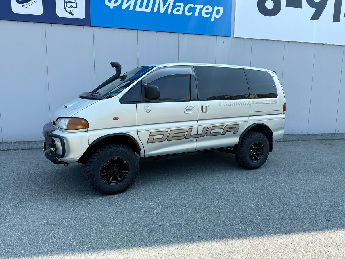 Купить б/у Mitsubishi Delica IV 2.8d AT (125 л.с.) 4WD дизель автомат в Находке: серый Митсубиси ...
