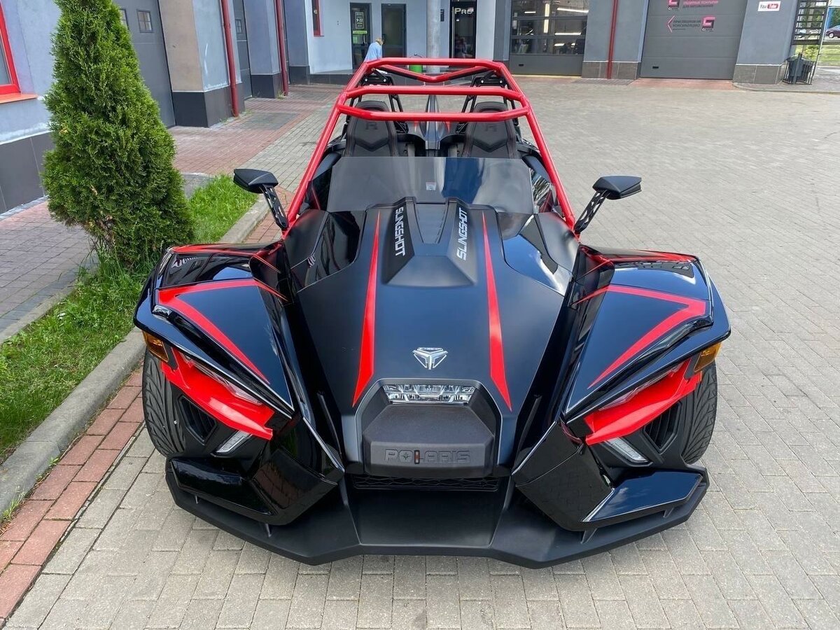 Купить б/у Polaris Slingshot бензин турбонаддув в Москве: чёрный ...