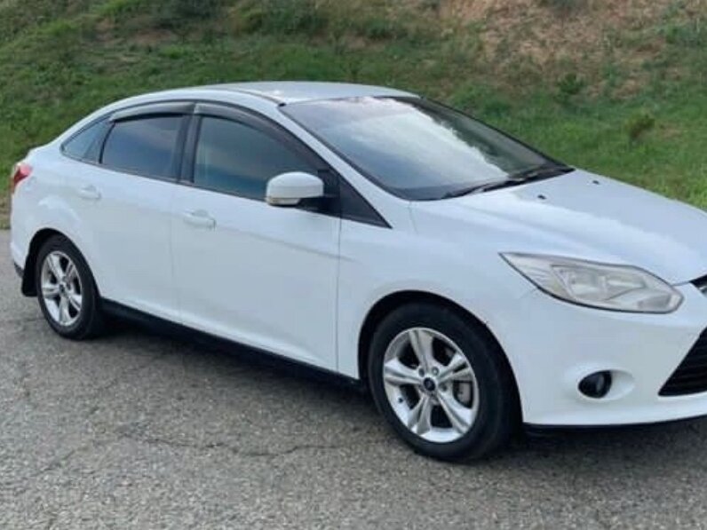 Купить б/у Ford Focus III 1.6 MT (105 л.с.) бензин механика в Сочи ...