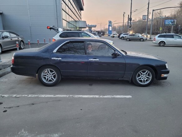 Купить б/у Nissan Gloria X (Y33) 3.0 AT (160 л.с.) бензин автомат в Москве: фиолетовый Ниссан ...
