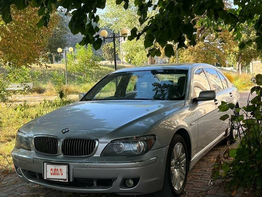 Купить б/у BMW 7 серии IV (E65/E66) 745Li 4.4 AT (333 л.с.) бензин автомат в Москве: серебристый ...
