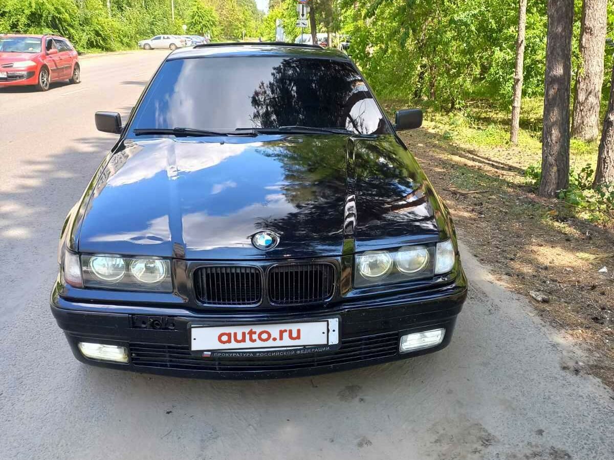 Купить б/у BMW 3 серии III (E36) 316i 1.6 MT (102 л.с.) бензин механика в Воронеже: чёрный БМВ 3 ...