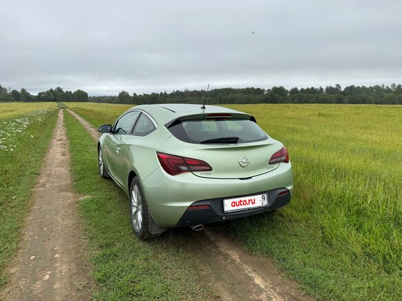 Купить б/у Opel Astra J Рестайлинг GTC 1.4 AT (140 л.с.) бензин автомат ...