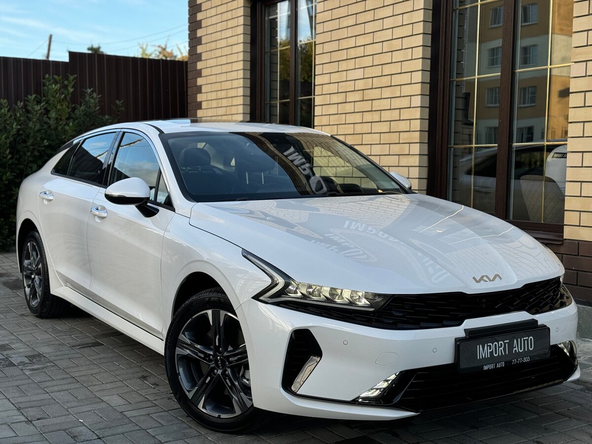Купить б/у Kia K5 III 2.0 AT (240 л.с.) бензин автомат в Челябинске: белый Киа к5 III седан 2024 ...
