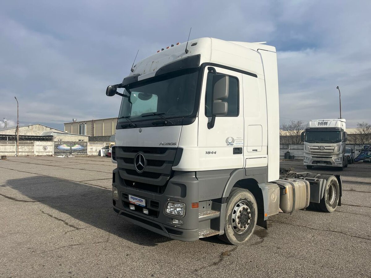 Купить б/у Mercedes-Benz Actros дизель автомат в Пятигорске: белый 2018 ...