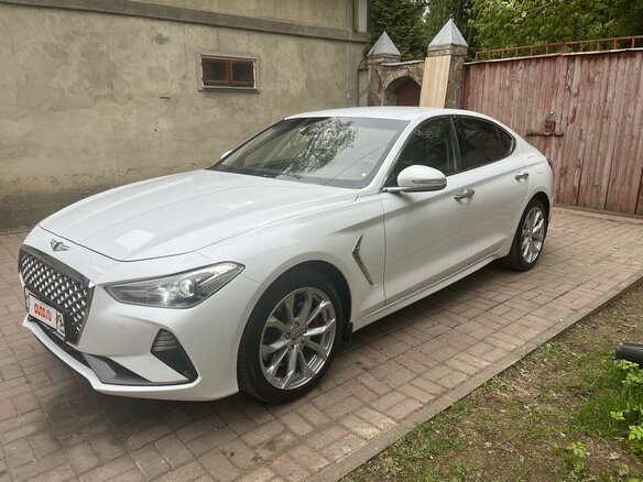Купить б/у Genesis G70 I 2.0 AT (197 л.с.) 4WD бензин автомат в Москве: белый Генезис Г70 I ...
