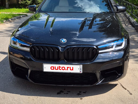 Купить б/у BMW 5 серии VII (G30/G31) 530d xDrive 3.0d AT (249 л.с.) 4WD ...