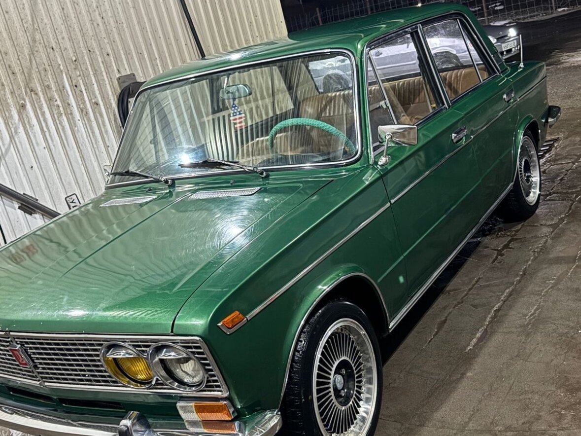 Купить б/у Lada (ВАЗ) 2103 1972-1984 1.2 MT (64 л.с.) бензин механика в Карабулаке: зелёный Лада ...