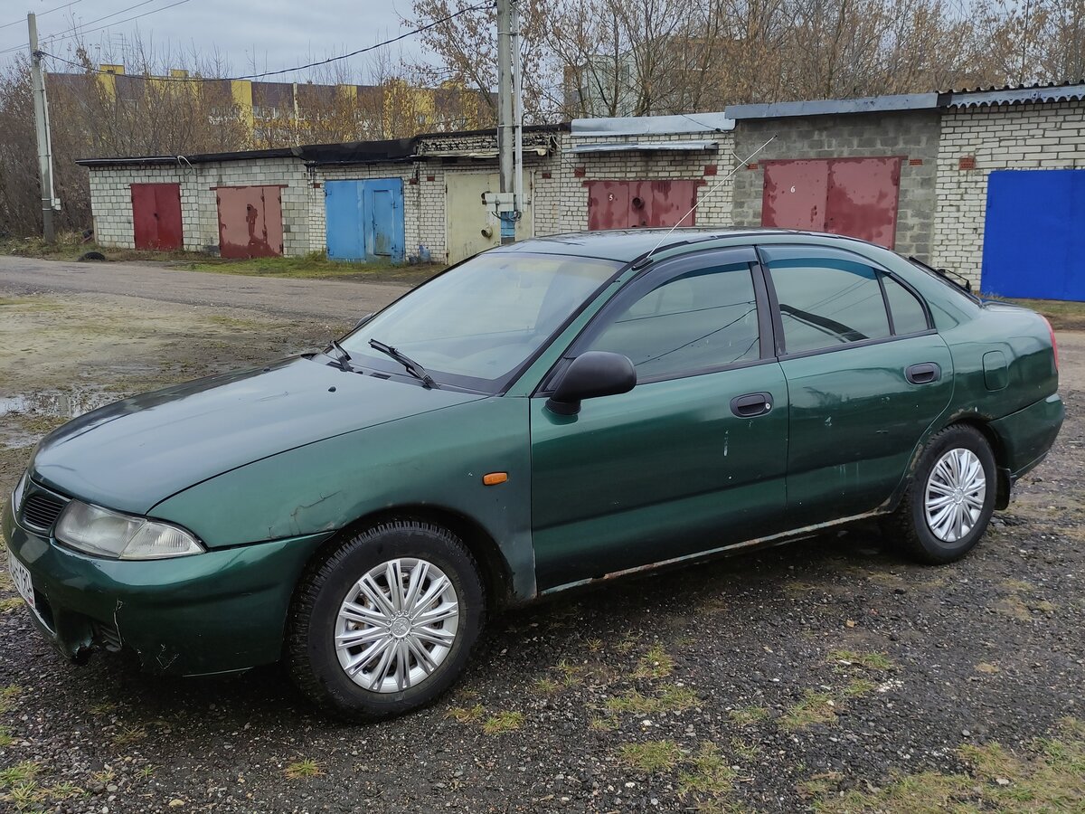 Купить б/у Mitsubishi Carisma I 1.6 AT (90 л.с.) бензин автомат в ...