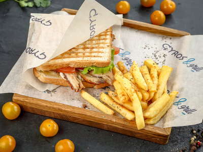 Gyros & Grill (8 Marta Street No:46), fast food  Yekaterinburg'dan