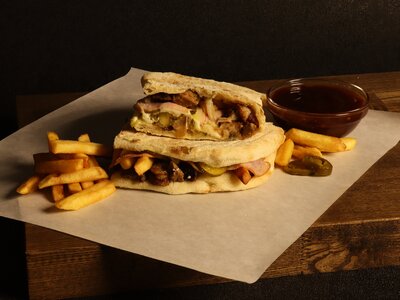 Pisheblok (Pobedy Avenue No:99), kafe  Penza'dan