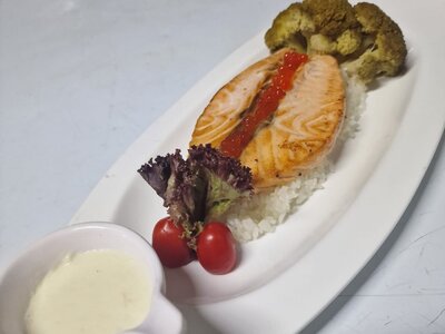 Uyut Taverna (Abylaı Han dańǵyly No:34, Kaskelen), kafe  Kaskelen'den