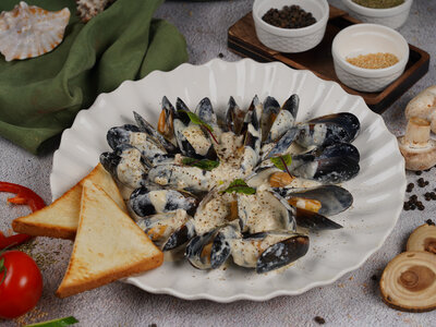Rich Fish&Amp;Meat (Nagima Aytmatova Street No:1), kafe  Celalabat'tan