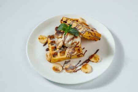Burgari (Troitskaya ulitsa No:45, derevnya Anosino), kafe  Moskova ve Moskovskaya oblastından