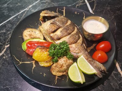 Uyut Taverna (Abylaı Han dańǵyly No:34, Kaskelen), kafe  Kaskelen'den